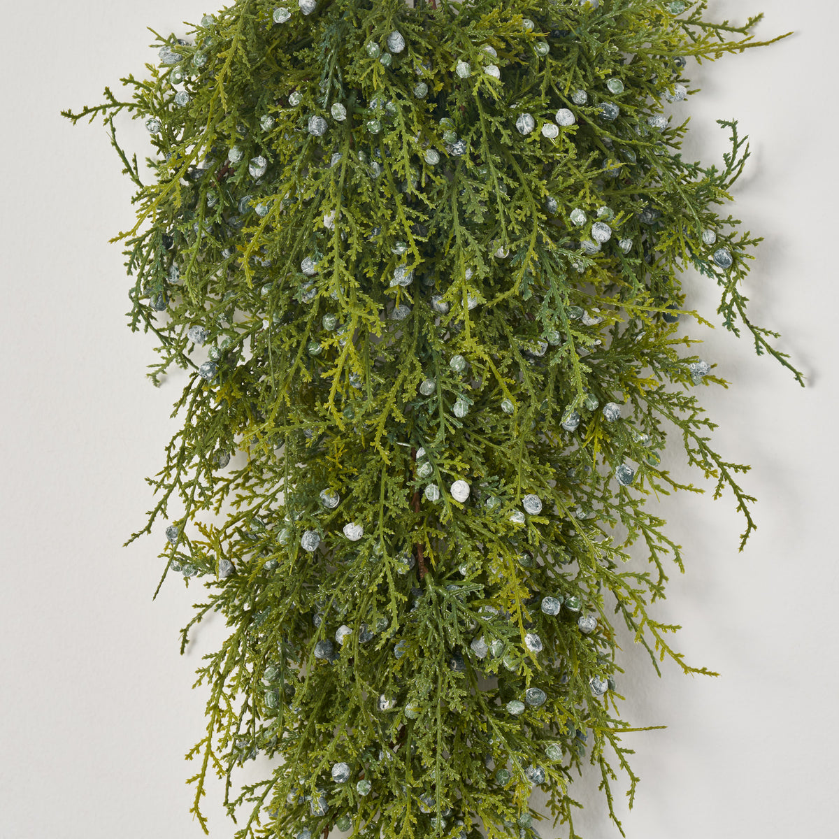 Seeding Winter Juniper Berry Greenery Classic Holiday Teardrop Swag ...