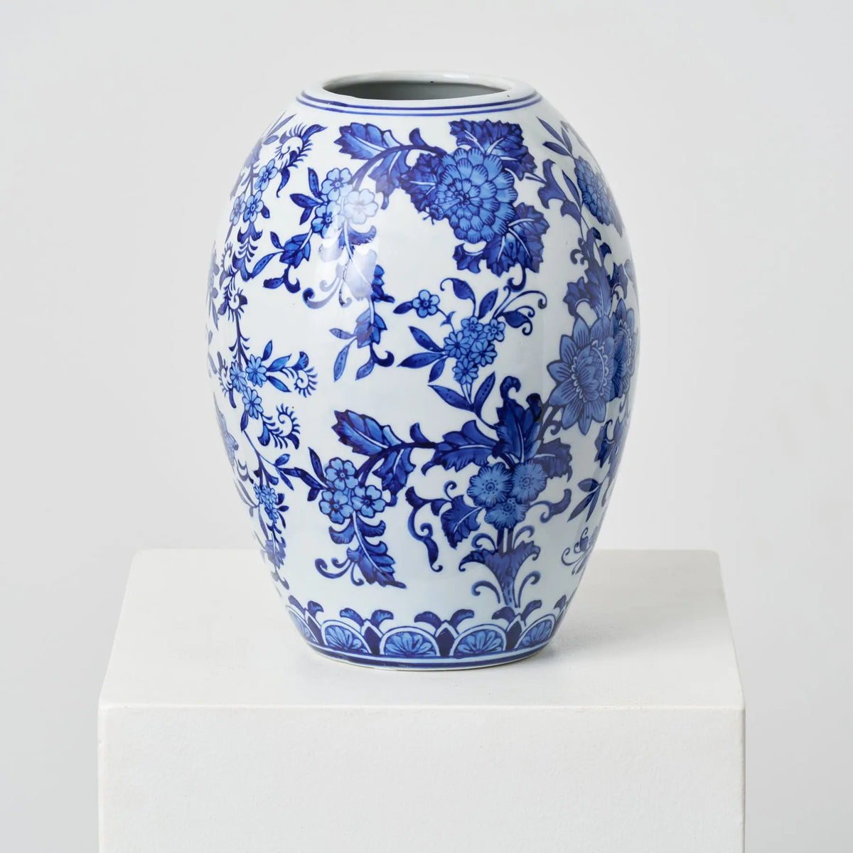 Blue & White Porcelain Chinoiserie Flower Bouquet Large Rounded Barrel ...